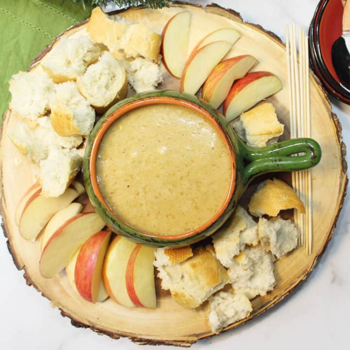 Melting Pot Cheddar Cheese Fondue - 2 Cookin Mamas