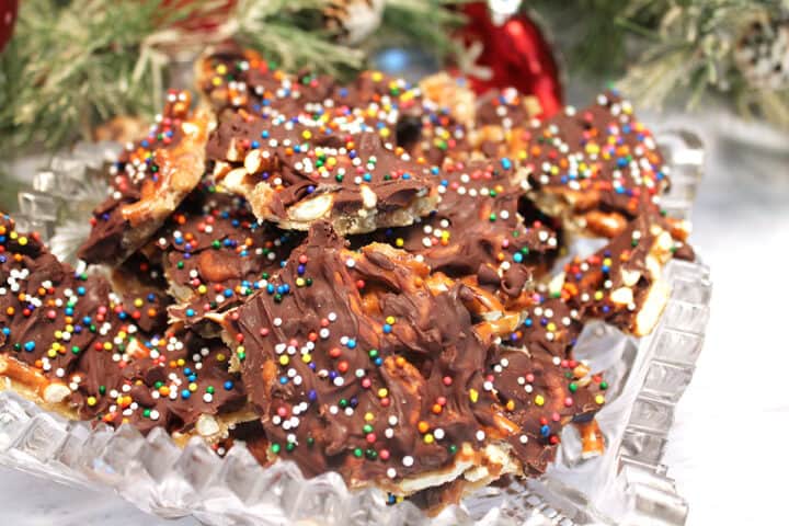 Christmas Crack with Pretzels