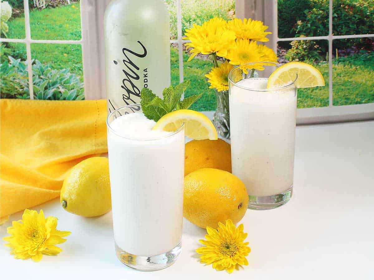 Frosted Lemonade Cocktail