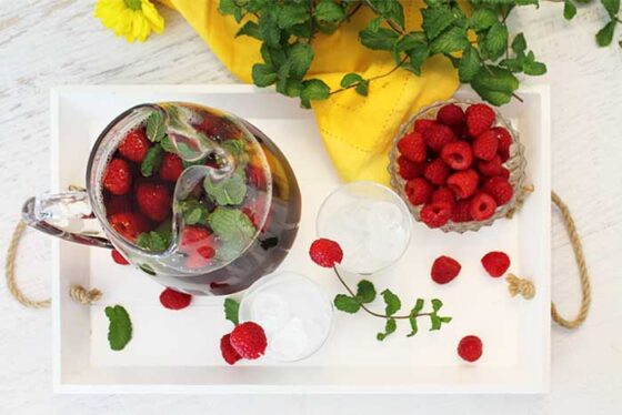 Raspberry Mint Iced Tea - 2 Cookin Mamas