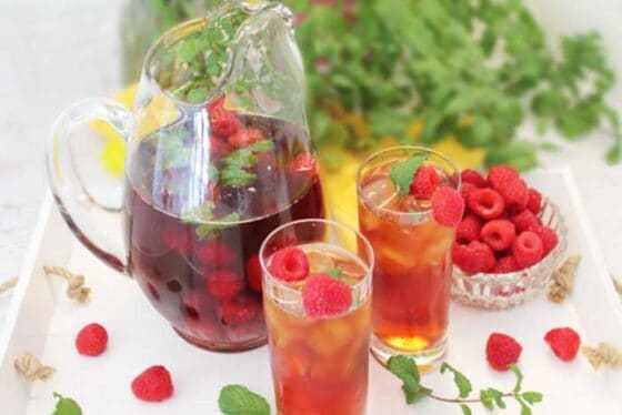 Raspberry Mint Iced Tea - 2 Cookin Mamas
