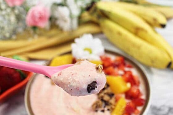 Strawberry Banana Smoothie Bowl